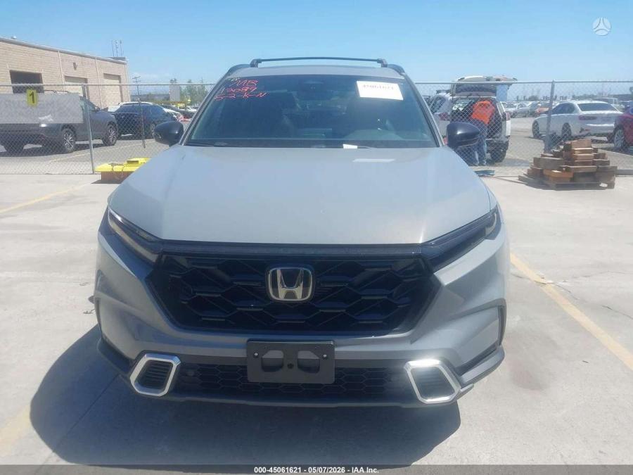Grey Honda CR-V 2023 in Vilnius, with an engine capacity of 1.99 L and mileage of 53 thousand km for 32900 €, photo 8 on AUTOMOTO.COM.LV