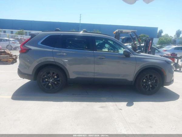 Grey Honda CR-V 2023 in Vilnius, with an engine capacity of 1.99 L and mileage of 53 thousand km for 32900 €, photo 10 on AUTOMOTO.COM.LV