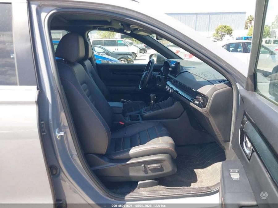 Grey Honda CR-V 2023 in Vilnius, with an engine capacity of 1.99 L and mileage of 53 thousand km for 32900 €, photo 17 on AUTOMOTO.COM.LV