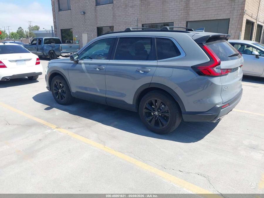 Grey Honda CR-V 2023 in Vilnius, with an engine capacity of 1.99 L and mileage of 53 thousand km for 32900 €, photo 5 on AUTOMOTO.COM.LV