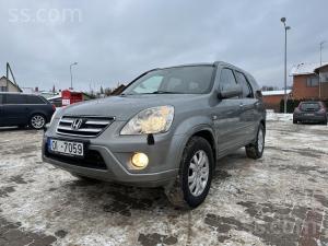 Grey Honda CR-V 2005 in Cesis, with an engine capacity of 2.20 L and mileage of 218 thousand km for 3400 €, photo  on AUTOMOTO.COM.LV