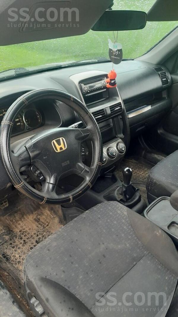Grey Honda CR-V 2005 in Preili, with an engine capacity of 2.20 L and mileage of 370 thousand km for 2450 €, photo 8 on AUTOMOTO.COM.LV