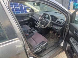 Pelēks Honda CR-V 2015 Tauragė, ar dzinēja tilpumu 2.19 L un nobraukumu 220 tūkst. km par 3750 €, foto 3 vietnē AUTOMOTO.COM.LV