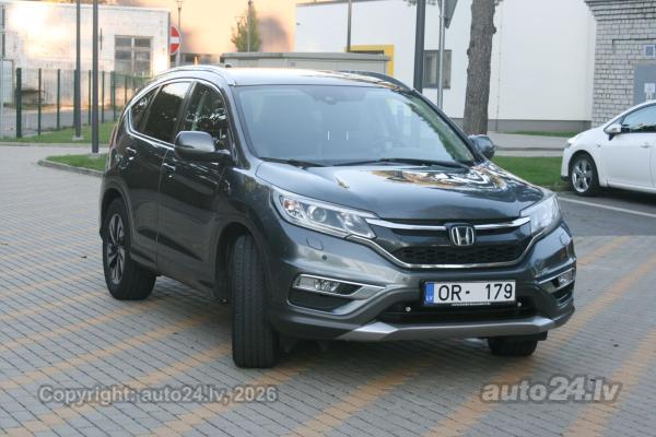 Grey Honda CR-V 2015 in Riga, with an engine capacity of 1.60 L and mileage of 315 thousand km for 10250 €, photo 3 on AUTOMOTO.COM.LV
