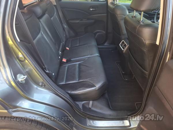 Grey Honda CR-V 2015 in Riga, with an engine capacity of 1.60 L and mileage of 315 thousand km for 10250 €, photo 9 on AUTOMOTO.COM.LV