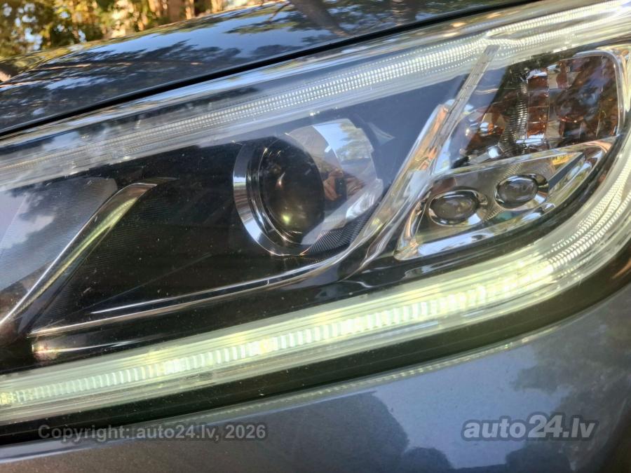 Grey Honda CR-V 2015 in Riga, with an engine capacity of 1.60 L and mileage of 315 thousand km for 10250 €, photo 14 on AUTOMOTO.COM.LV