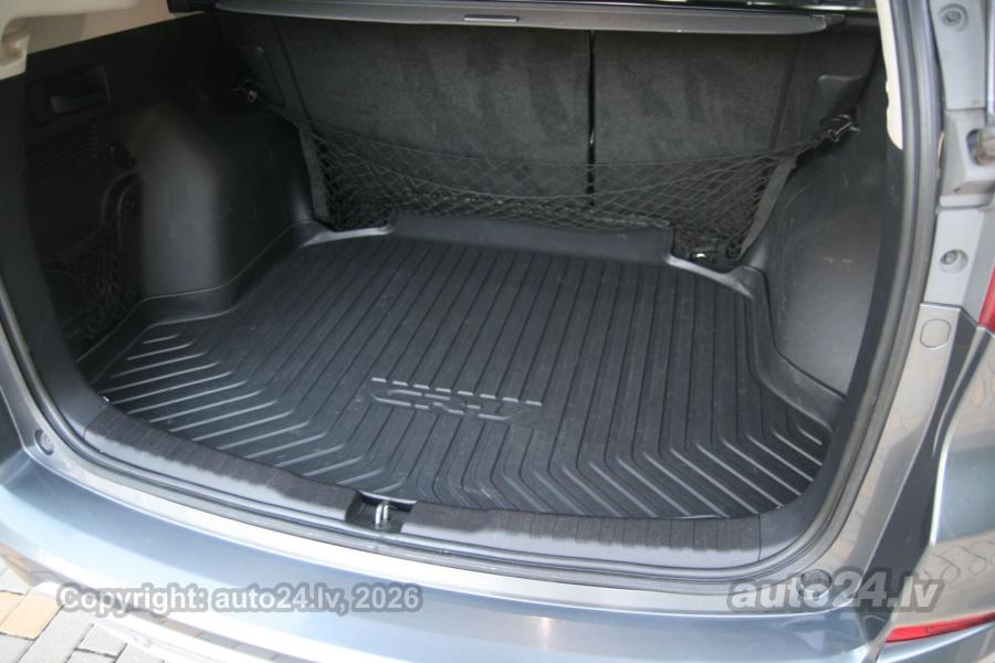 Grey Honda CR-V 2015 in Riga, with an engine capacity of 1.60 L and mileage of 315 thousand km for 10250 €, photo 18 on AUTOMOTO.COM.LV