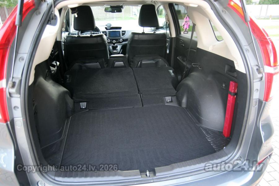 Grey Honda CR-V 2015 in Riga, with an engine capacity of 1.60 L and mileage of 315 thousand km for 10250 €, photo 19 on AUTOMOTO.COM.LV