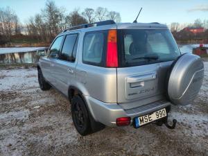 Grey Honda CR-V 2001 in Kelme, with an engine capacity of 2.00 L and mileage of 270 thousand km for 1499 €, photo  on AUTOMOTO.COM.LV