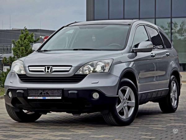 Grey Honda CR-V 2008 in Siauliai, with an engine capacity of 2.20 L and mileage of 225 thousand km for 5750 €, photo 1 on AUTOMOTO.COM.LV