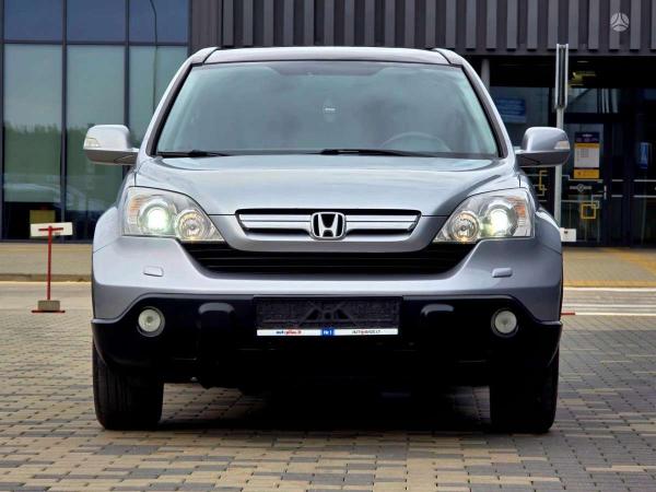 Grey Honda CR-V 2008 in Siauliai, with an engine capacity of 2.20 L and mileage of 225 thousand km for 5750 €, photo 3 on AUTOMOTO.COM.LV