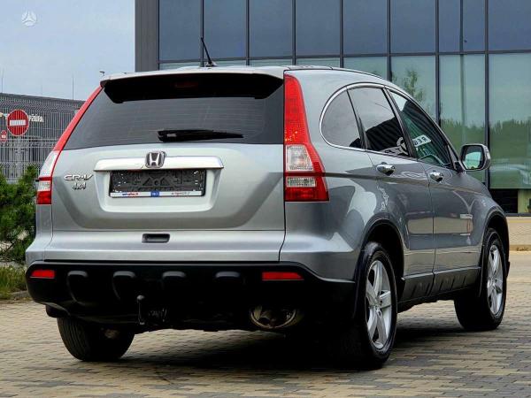 Grey Honda CR-V 2008 in Siauliai, with an engine capacity of 2.20 L and mileage of 225 thousand km for 5750 €, photo 8 on AUTOMOTO.COM.LV