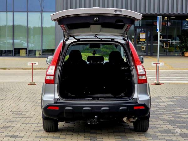 Grey Honda CR-V 2008 in Siauliai, with an engine capacity of 2.20 L and mileage of 225 thousand km for 5750 €, photo 11 on AUTOMOTO.COM.LV