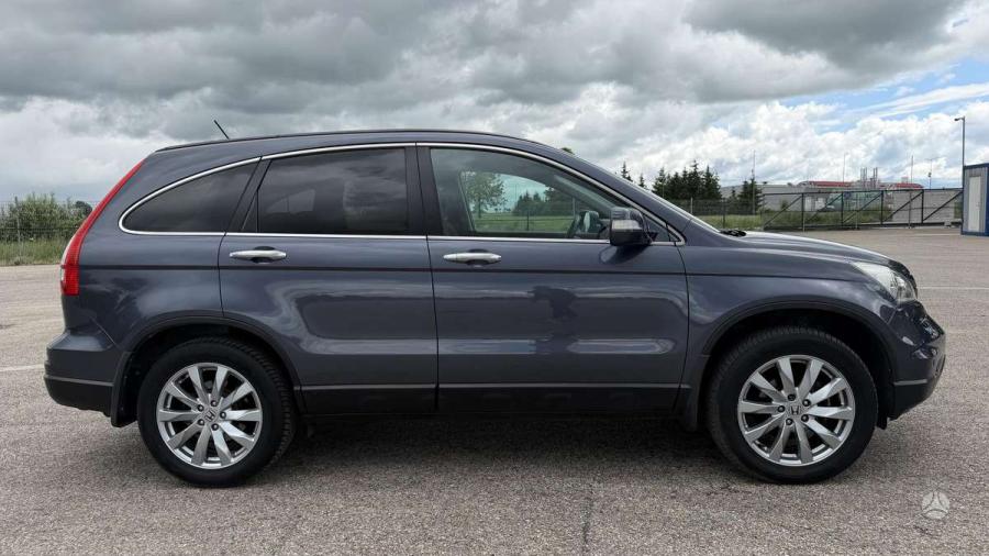 Pelēks Honda CR-V 2011 Marijampole, ar dzinēja tilpumu 2.20 L un nobraukumu 272 tūkst. km par 6900 €, foto 6 vietnē AUTOMOTO.COM.LV