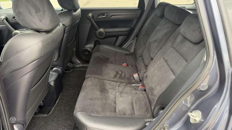 Pelēks Honda CR-V 2011 Marijampole, ar dzinēja tilpumu 2.20 L un nobraukumu 272 tūkst. km par 6900 €, foto 17 vietnē AUTOMOTO.COM.LV