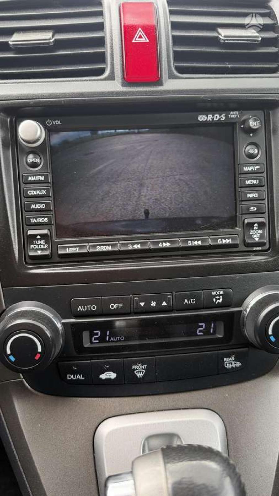 Pelēks Honda CR-V 2011 Marijampole, ar dzinēja tilpumu 2.20 L un nobraukumu 272 tūkst. km par 6900 €, foto 22 vietnē AUTOMOTO.COM.LV