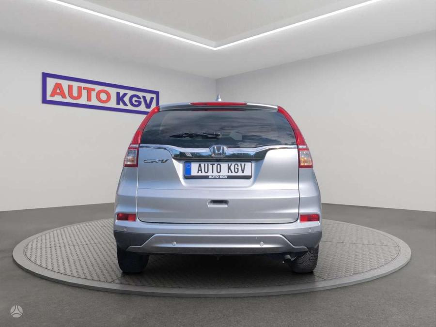 Grey Honda CR-V 2015 in Vilnius, with an engine capacity of 1.60 L and mileage of 248 thousand km for 9499 €, photo 5 on AUTOMOTO.COM.LV