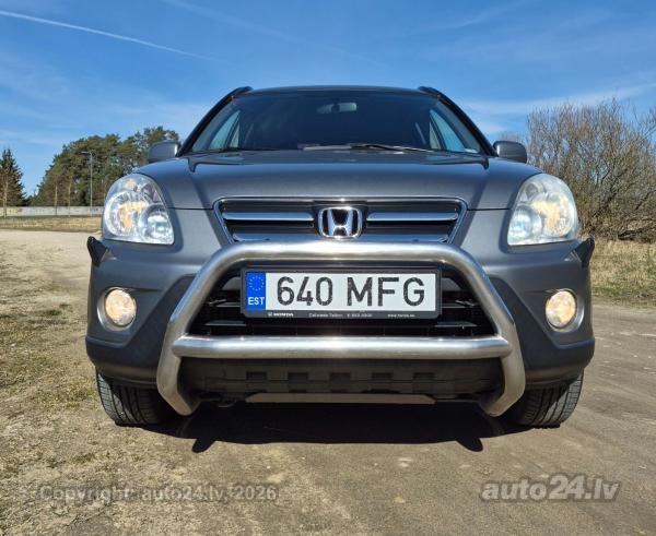 Pelēks Honda CR-V 2005 Tallina, ar dzinēja tilpumu 2.00 L un nobraukumu 248 tūkst. km par 2490 €, foto 2 vietnē AUTOMOTO.COM.LV