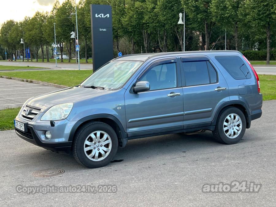 Grey Honda CR-V 2006 in Narva, with an engine capacity of 2.00 L and mileage of 240 thousand km for 2499 €, photo 1 on AUTOMOTO.COM.LV