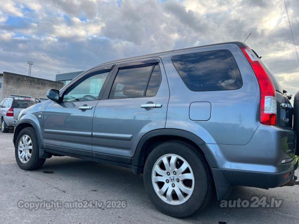 Pelēks Honda CR-V 2006 Narva, ar dzinēja tilpumu 2.00 L un nobraukumu 240 tūkst. km par 2499 €, foto 9 vietnē AUTOMOTO.COM.LV