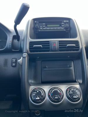 Grey Honda CR-V 2006 in Narva, with an engine capacity of 2.00 L and mileage of 240 thousand km for 2499 €, photo 20 on AUTOMOTO.COM.LV