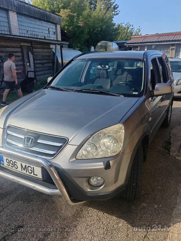 Grey Honda CR-V 2006 in Haapsalu, with an engine capacity of 2.00 L and mileage of 331 thousand km for 1600 €, photo 4 on AUTOMOTO.COM.LV