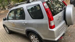 Grey Honda CR-V 2006 in Riga, with an engine capacity of 2.00 L and mileage of 212 thousand km for 2570 €, photo 5 on AUTOMOTO.COM.LV