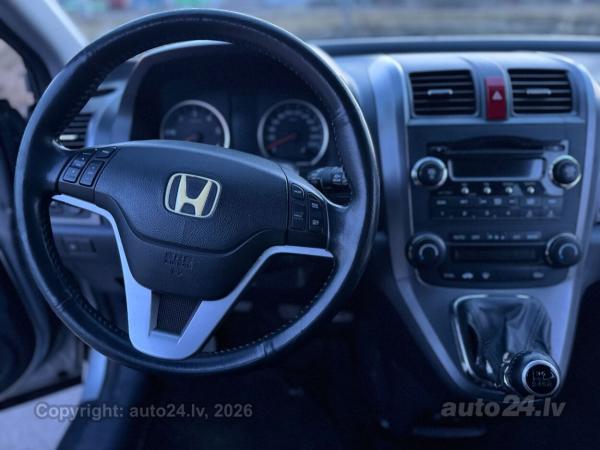 Pelēks Honda CR-V 2007 Tallina, ar dzinēja tilpumu 2.20 L un nobraukumu 0 tūkst. km par 3500 €, foto 6 vietnē AUTOMOTO.COM.LV