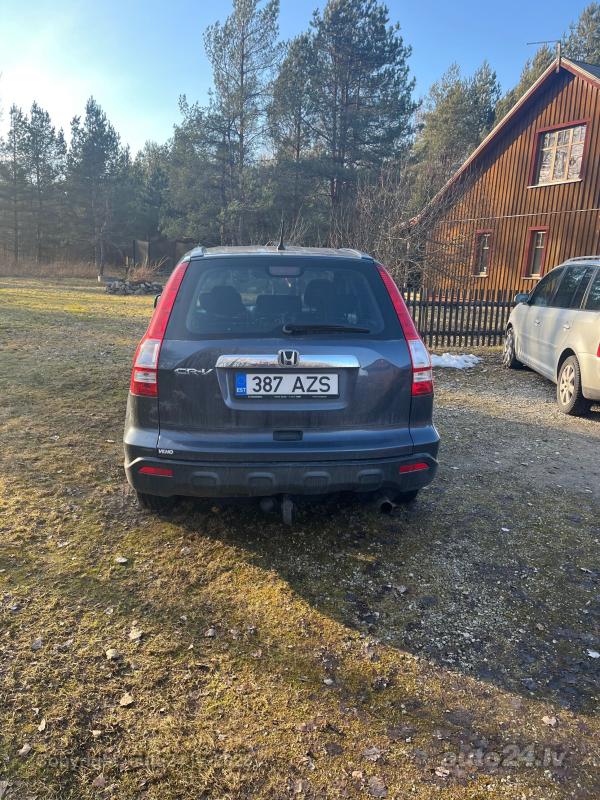 Pelēks Honda CR-V 2007 Pērnava, ar dzinēja tilpumu 2.00 L un nobraukumu 195 tūkst. km par 4999 €, foto 3 vietnē AUTOMOTO.COM.LV