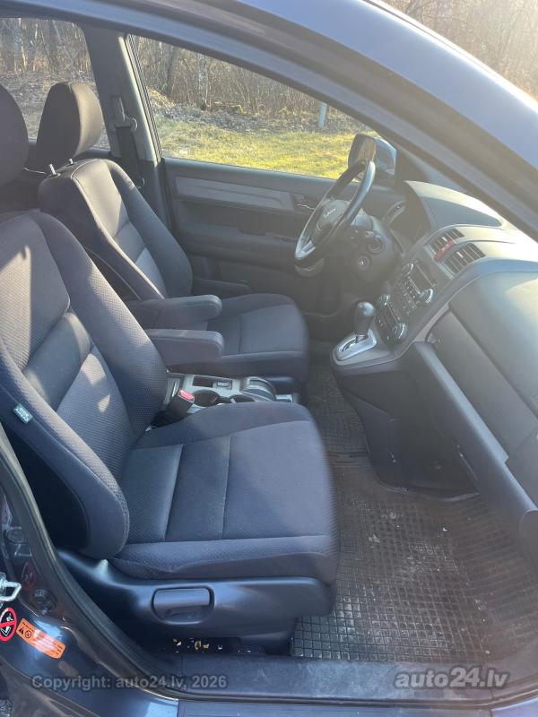 Pelēks Honda CR-V 2007 Pērnava, ar dzinēja tilpumu 2.00 L un nobraukumu 195 tūkst. km par 4999 €, foto 5 vietnē AUTOMOTO.COM.LV