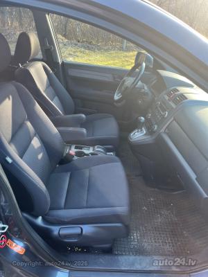 Pelēks Honda CR-V 2007 Pērnava, ar dzinēja tilpumu 2.00 L un nobraukumu 195 tūkst. km par 4999 €, foto 6 vietnē AUTOMOTO.COM.LV