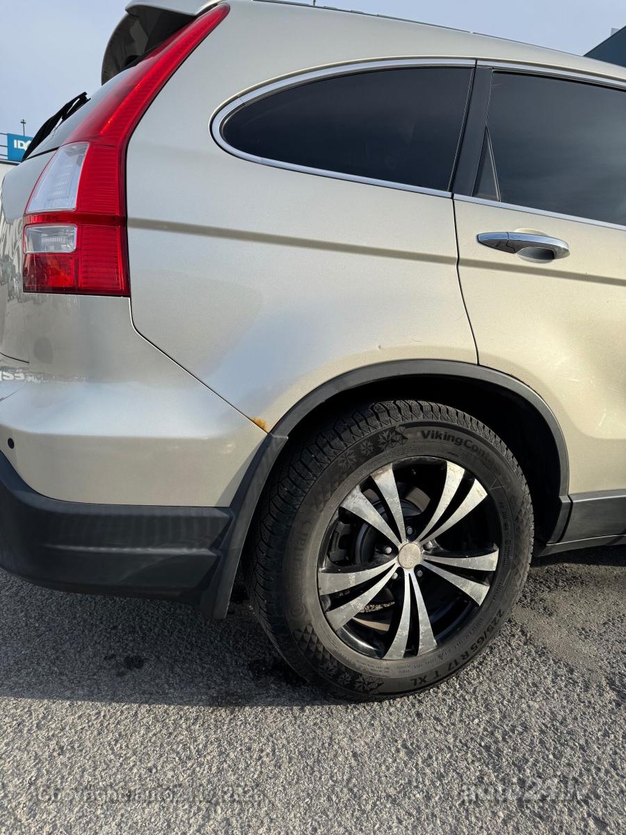 Pelēks Honda CR-V 2007 Tallina, ar dzinēja tilpumu 2.00 L un nobraukumu 306 tūkst. km par 5500 €, foto 6 vietnē AUTOMOTO.COM.LV