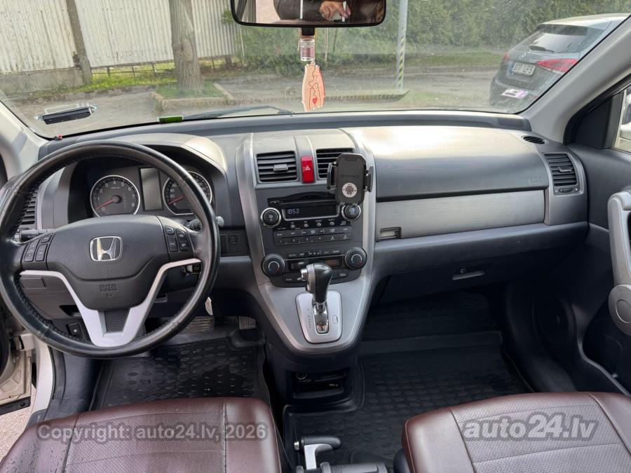 Pelēks Honda CR-V 2007 Tallina, ar dzinēja tilpumu 2.00 L un nobraukumu 306 tūkst. km par 5500 €, foto 8 vietnē AUTOMOTO.COM.LV