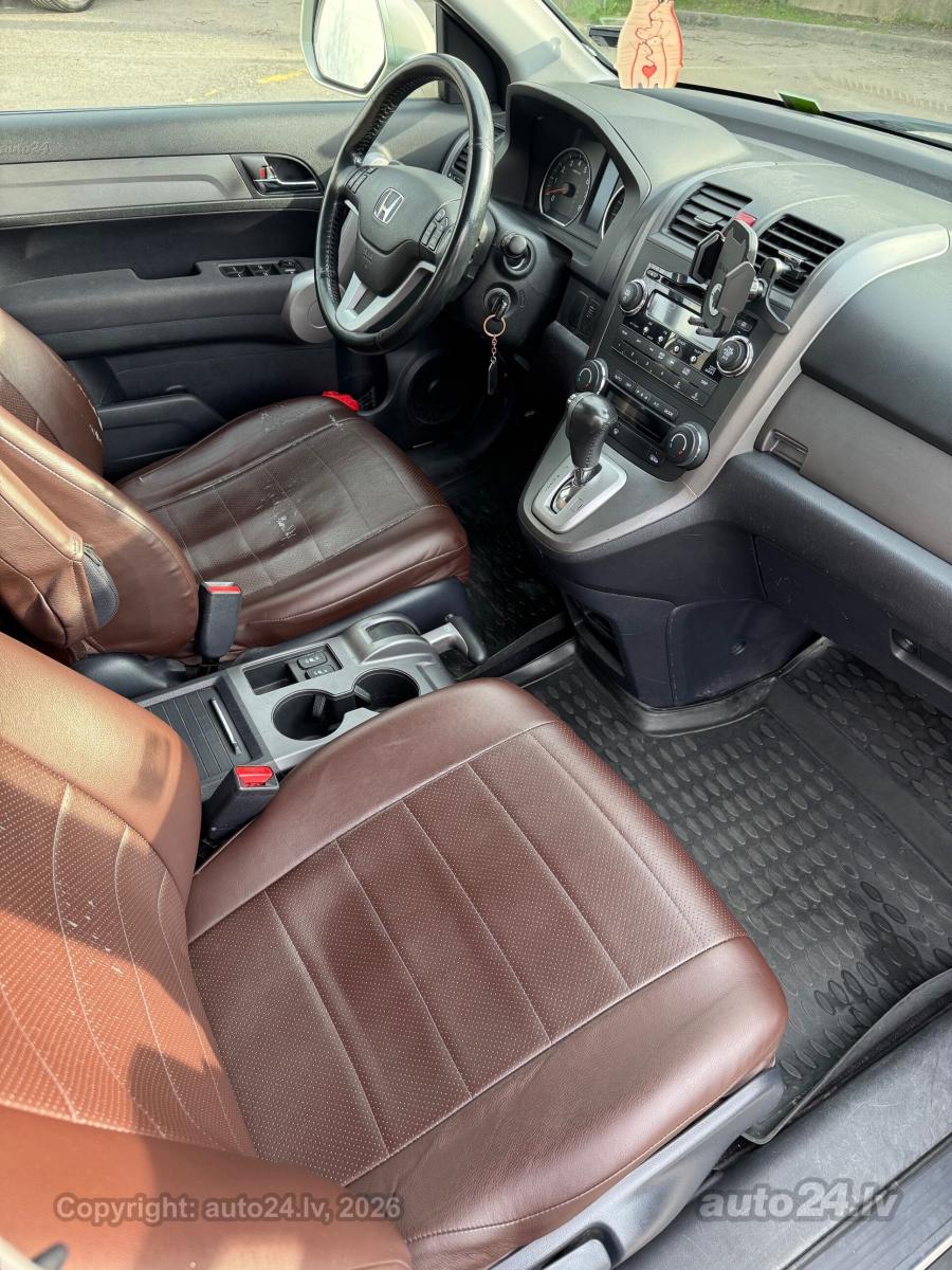 Pelēks Honda CR-V 2007 Tallina, ar dzinēja tilpumu 2.00 L un nobraukumu 306 tūkst. km par 5500 €, foto 9 vietnē AUTOMOTO.COM.LV