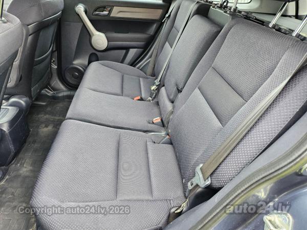 Grey Honda CR-V 2007 in Tartu, with an engine capacity of 2.00 L and mileage of 0 thousand km for 3450 €, photo 8 on AUTOMOTO.COM.LV