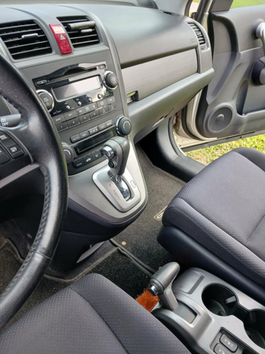 Pelēks Honda CR-V 2007 Pērnava, ar dzinēja tilpumu 2.00 L un nobraukumu 197 tūkst. km par 4300 €, foto 4 vietnē AUTOMOTO.COM.LV