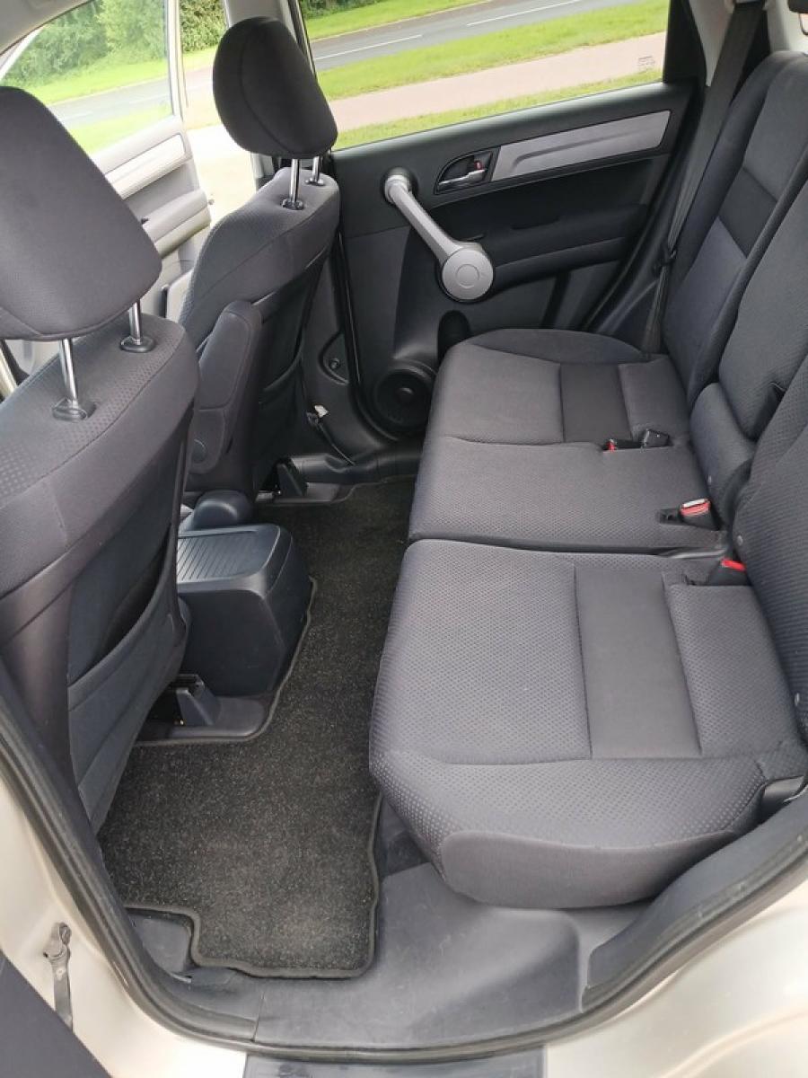 Pelēks Honda CR-V 2007 Pērnava, ar dzinēja tilpumu 2.00 L un nobraukumu 197 tūkst. km par 4300 €, foto 11 vietnē AUTOMOTO.COM.LV