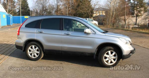 Grey Honda CR-V 2008 in Rapla, with an engine capacity of 2.00 L and mileage of 223 thousand km for 3999 €, photo 2 on AUTOMOTO.COM.LV