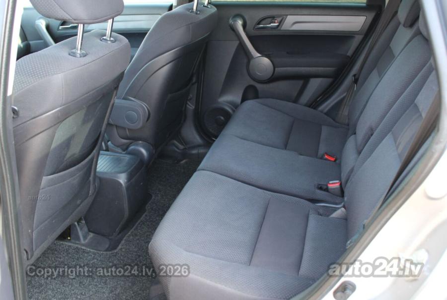 Pelēks Honda CR-V 2008 Rapla, ar dzinēja tilpumu 2.00 L un nobraukumu 223 tūkst. km par 3999 €, foto 13 vietnē AUTOMOTO.COM.LV