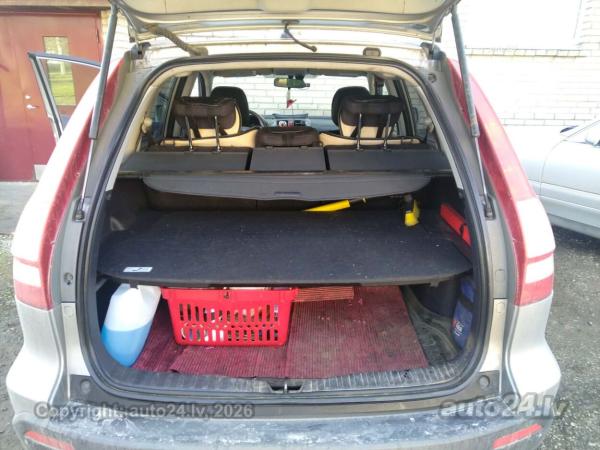 Grey Honda CR-V 2008 in Tallinn, with an engine capacity of 2.20 L and mileage of 297 thousand km for 4500 €, photo 11 on AUTOMOTO.COM.LV
