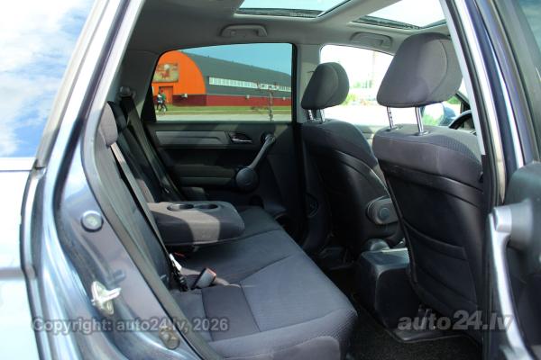 Pelēks Honda CR-V 2008 Tartu, ar dzinēja tilpumu 2.00 L un nobraukumu 310 tūkst. km par 3899 €, foto 7 vietnē AUTOMOTO.COM.LV