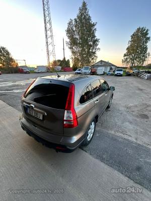 Grey Honda CR-V 2008 in Tallinn, with an engine capacity of 2.00 L and mileage of 320 thousand km for 3890 €, photo 7 on AUTOMOTO.COM.LV