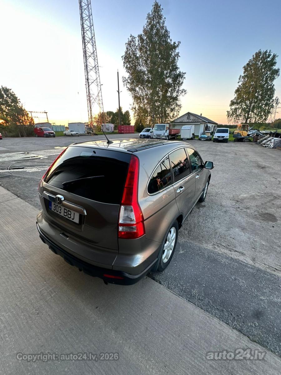 Grey Honda CR-V 2008 in Tallinn, with an engine capacity of 2.00 L and mileage of 320 thousand km for 3890 €, photo 7 on AUTOMOTO.COM.LV