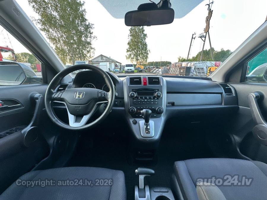 Grey Honda CR-V 2008 in Tallinn, with an engine capacity of 2.00 L and mileage of 320 thousand km for 3890 €, photo 17 on AUTOMOTO.COM.LV