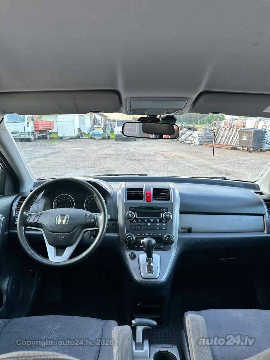 Grey Honda CR-V 2008 in Tallinn, with an engine capacity of 2.00 L and mileage of 320 thousand km for 3890 €, photo 19 on AUTOMOTO.COM.LV