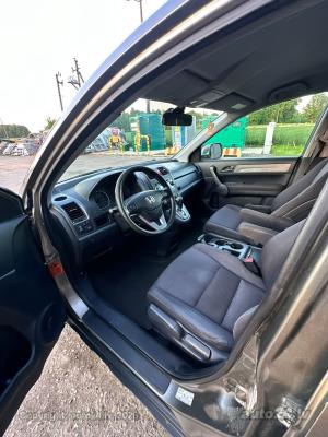 Grey Honda CR-V 2008 in Tallinn, with an engine capacity of 2.00 L and mileage of 320 thousand km for 3890 €, photo 20 on AUTOMOTO.COM.LV