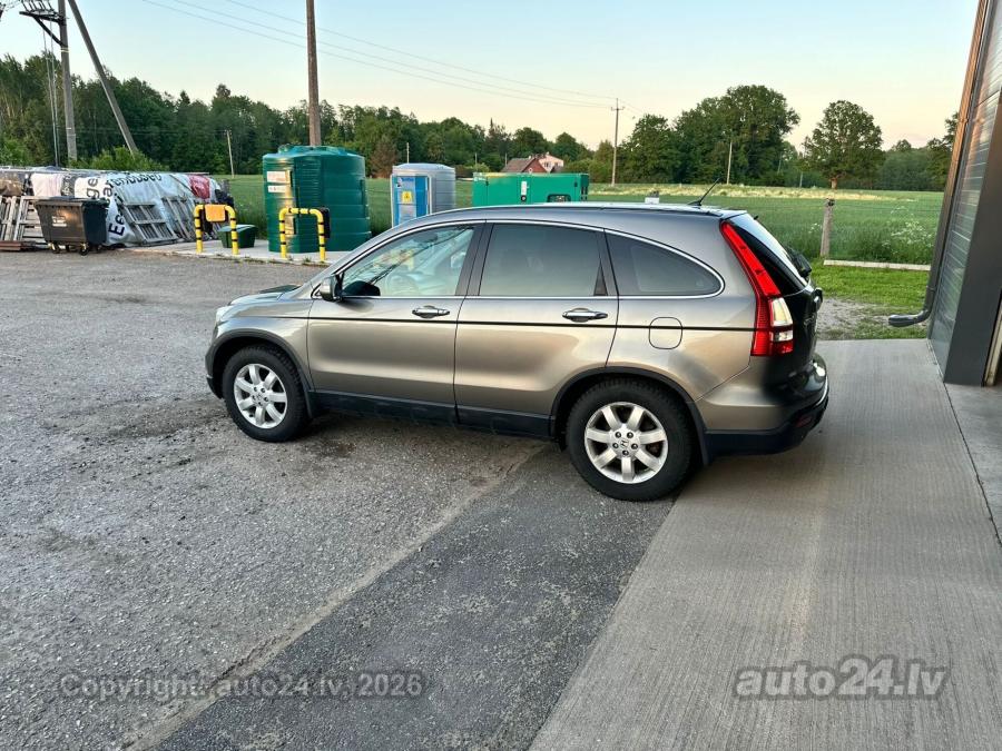 Grey Honda CR-V 2008 in Tallinn, with an engine capacity of 2.00 L and mileage of 320 thousand km for 3890 €, photo 27 on AUTOMOTO.COM.LV