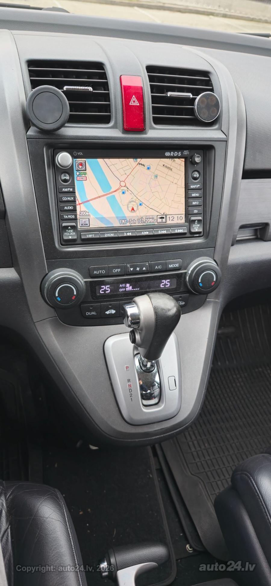 Pelēks Honda CR-V 2008 Tartu, ar dzinēja tilpumu 2.00 L un nobraukumu 280 tūkst. km par 4200 €, foto 7 vietnē AUTOMOTO.COM.LV