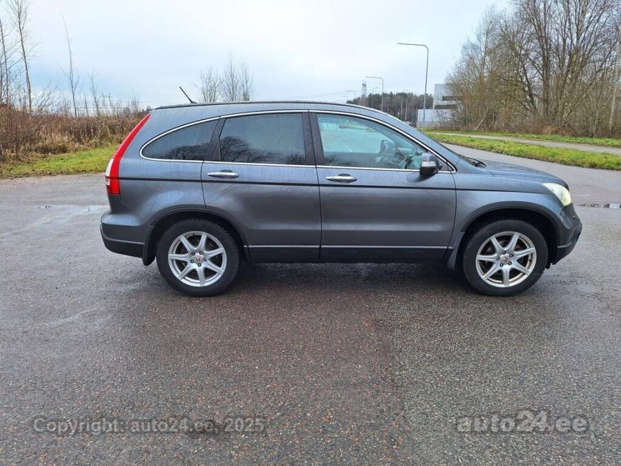 Grey Honda CR-V 2009 in Tartu, with an engine capacity of 2.40 L and mileage of 224 thousand km for 4500 €, photo 5 on AUTOMOTO.COM.LV