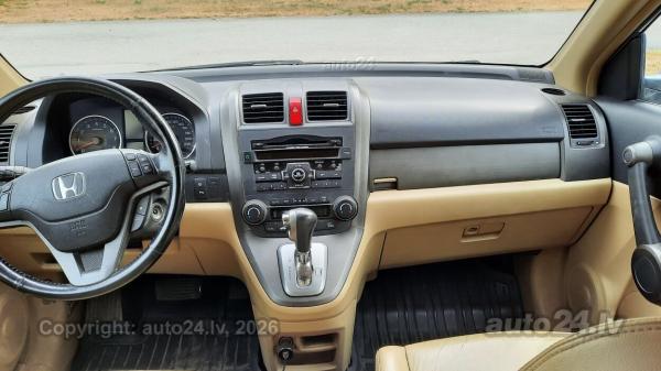 Pelēks Honda CR-V 2010 Tallina, ar dzinēja tilpumu 2.00 L un nobraukumu 238 tūkst. km par 7000 €, foto 2 vietnē AUTOMOTO.COM.LV